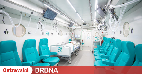 Ostravská nemocnice na Fifejdách má hyperbarickou komoru. Léčí se v ní ...